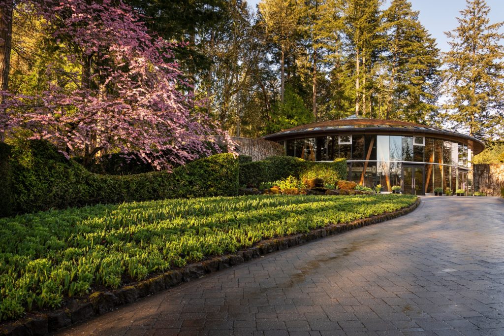 In the Round: The Amazing Architecture of Contemporary Carousels