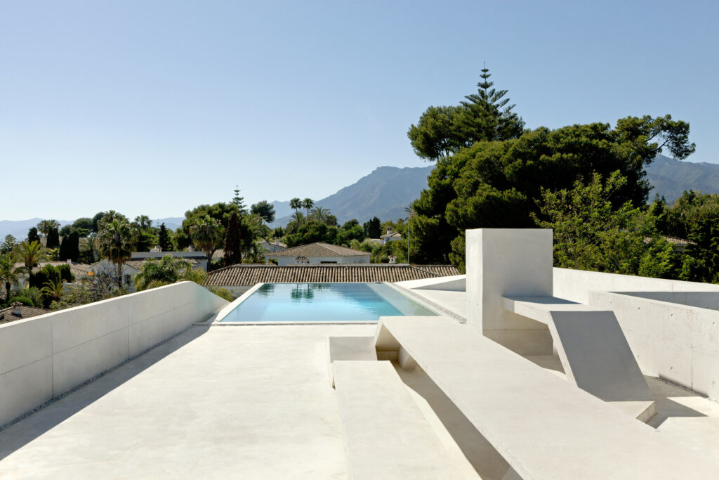 Floating on the Edge: The Evolution of Infinity Pools in Modern ...