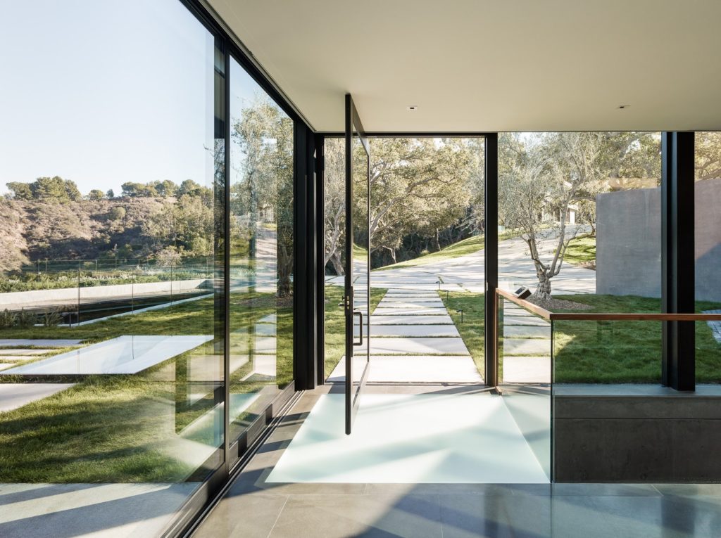 Window Walls: 6 Modernist Homes Featuring Large Format Glazing ...