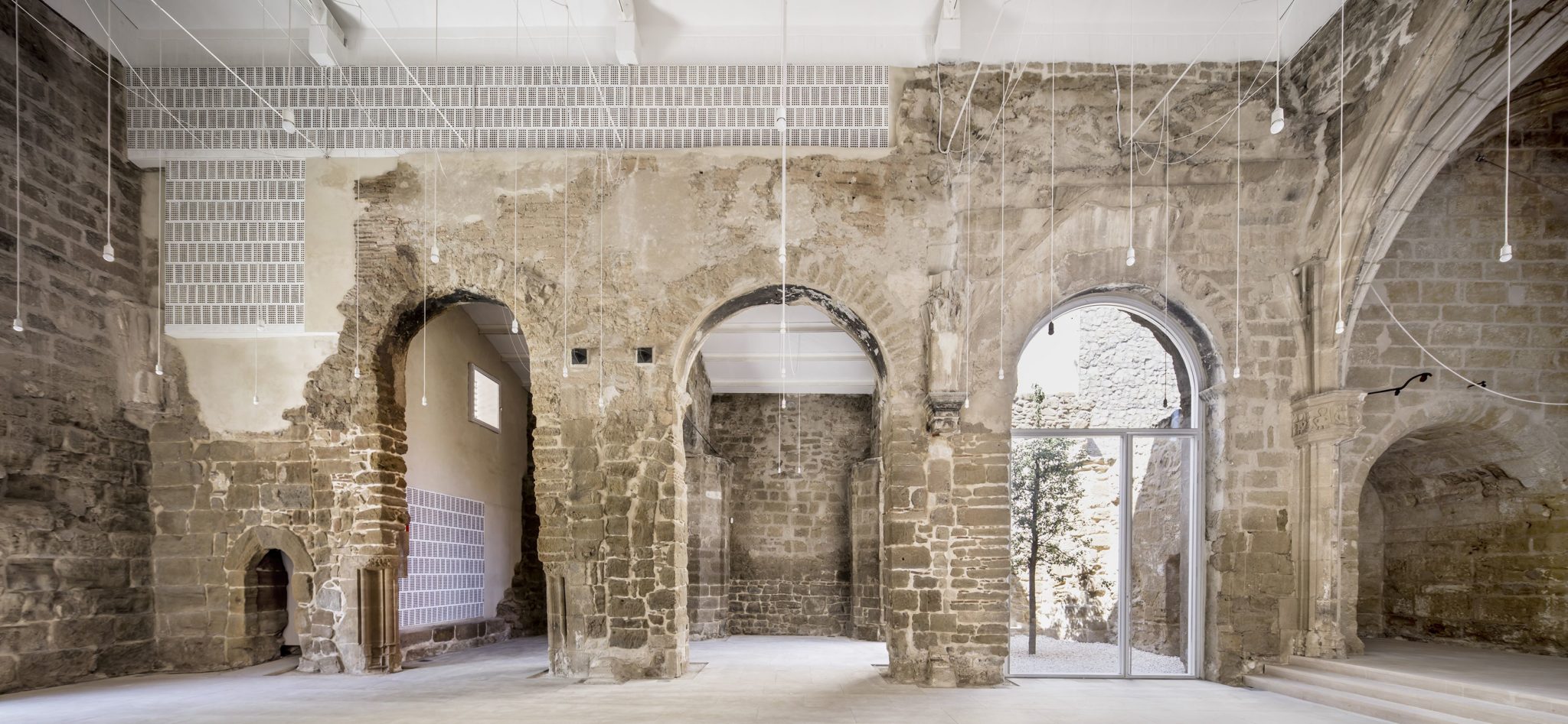 A Lost Arch Form: 6 Architects Resurrecting the Traditional Building ...