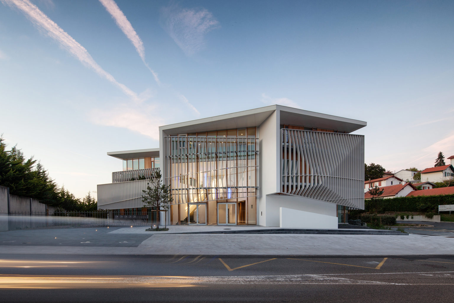 Basking in Natural Beauty: 6 Contemporary Architecture Projects Set in ...