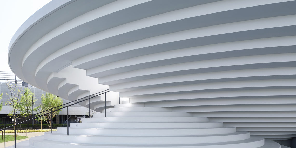 A Step Above: 6 Spectacular Outdoor Stairs That Merge Functionality and ...