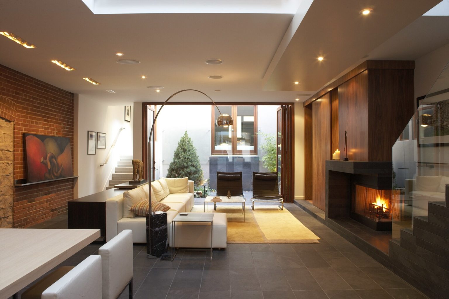 Architect's Canvas: Coach Houses Are Full of Creative Potential