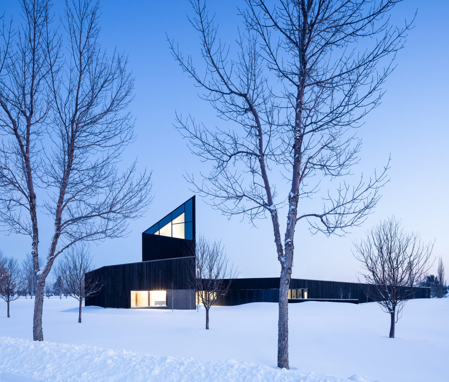 Make the Building a Hero: Ema Peter’s Masterclass in Architectural ...