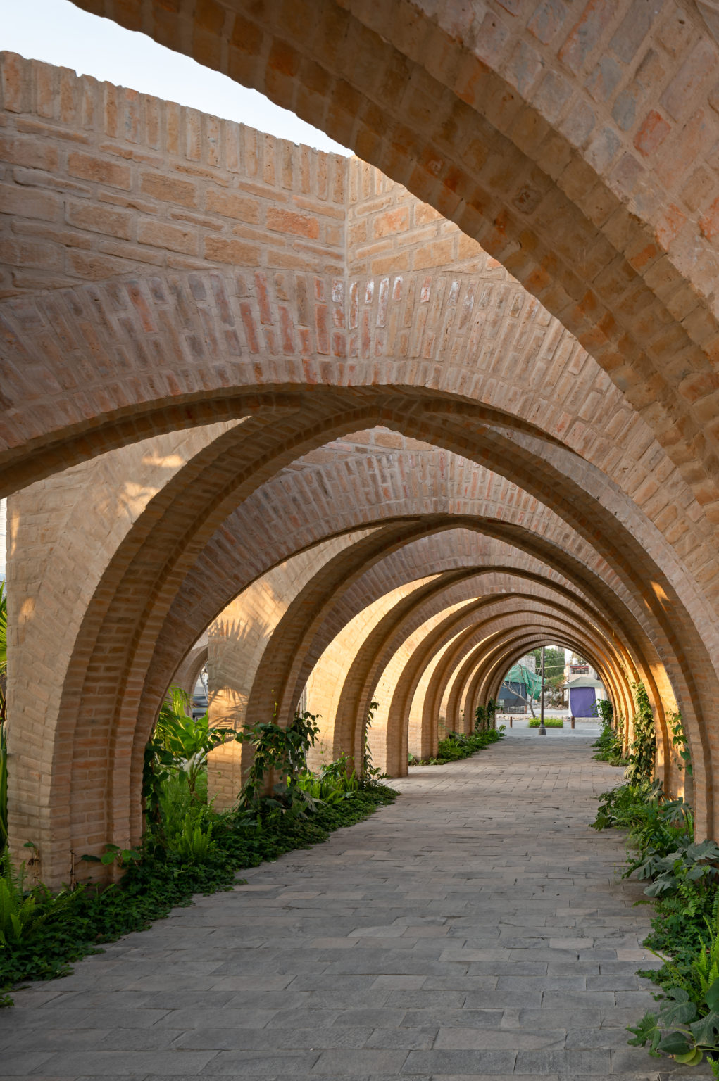 A Lost Arch Form: 6 Architects Resurrecting the Traditional Building ...