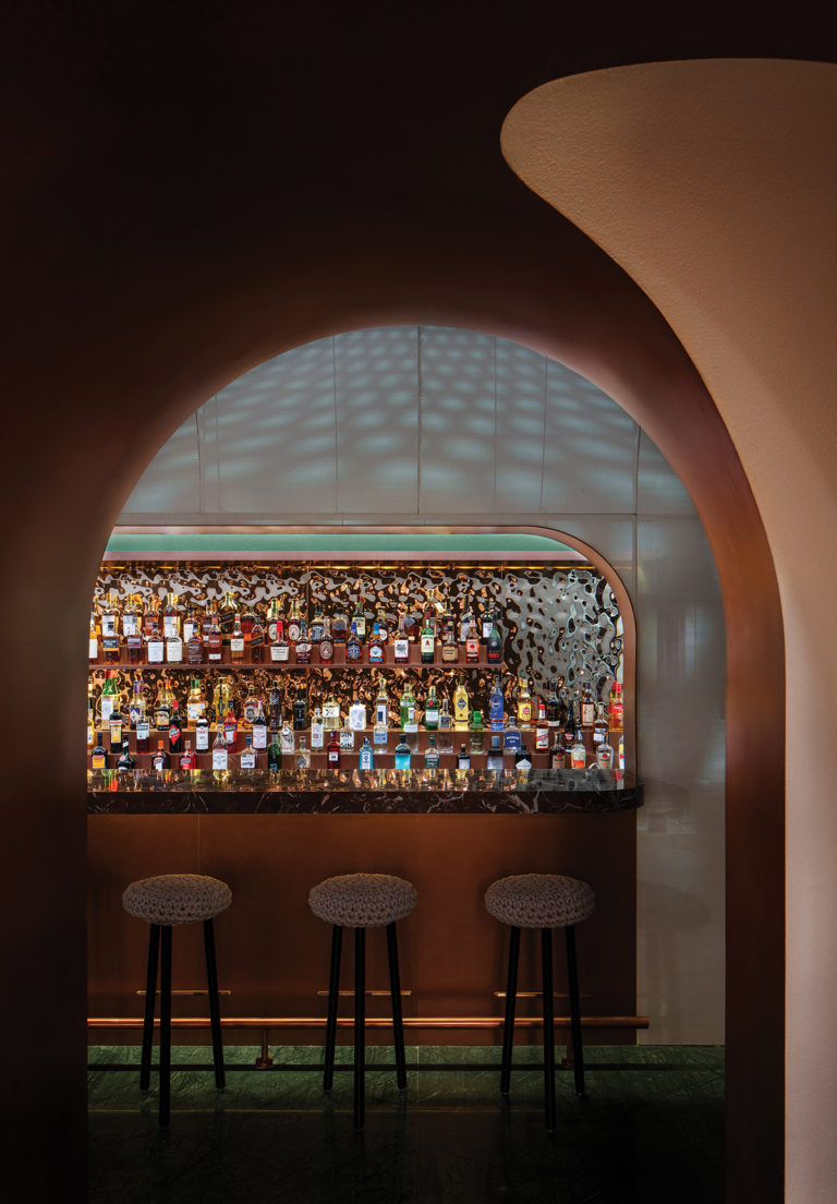 5 Sublime Bars and Restaurants Using Natural Materials to Create ...