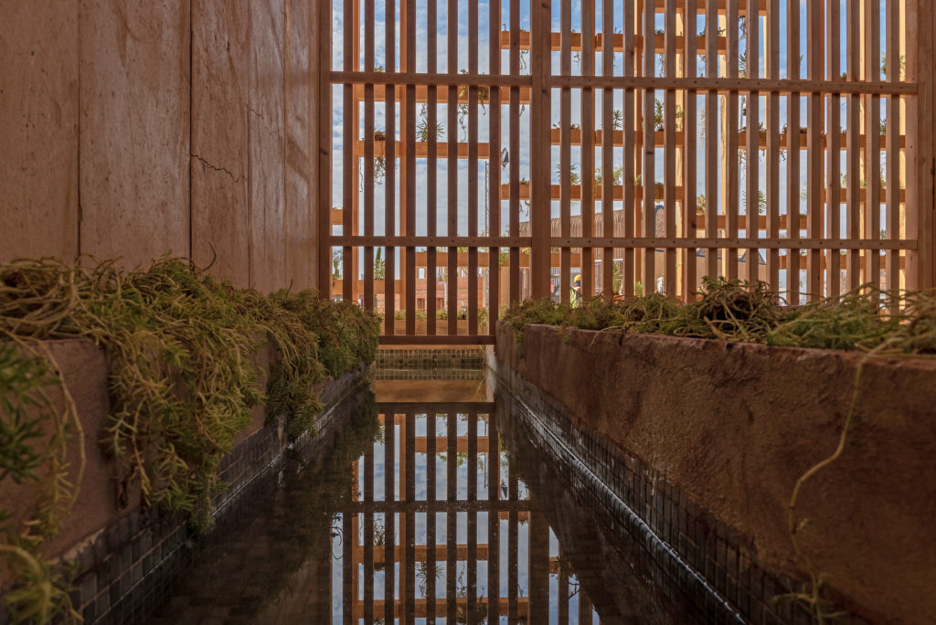 Weathering Winds: 7 Ways Architects are Designing for Desert Conditions