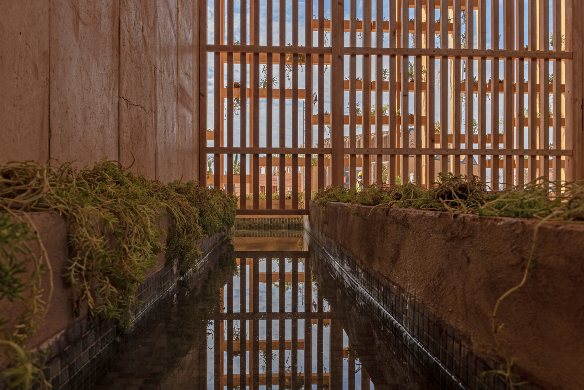 Weathering Winds: 7 Ways Architects are Designing for Desert Conditions