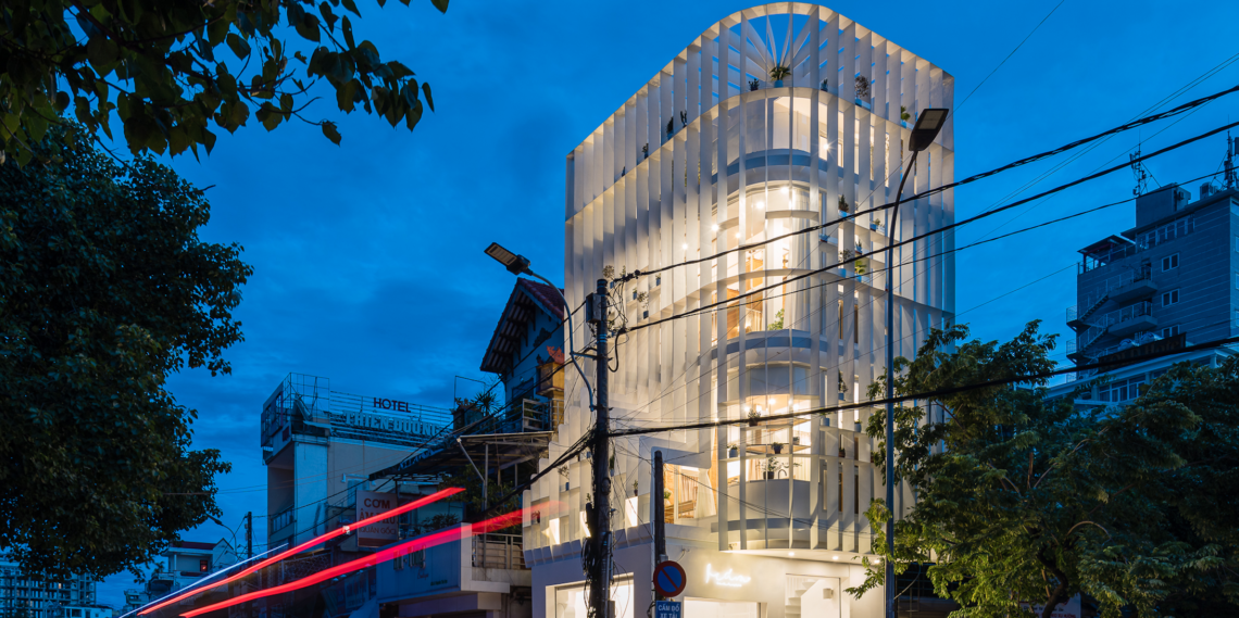 Lovely Louvers: 7 Modern Takes on a Tradition Window Blind Design