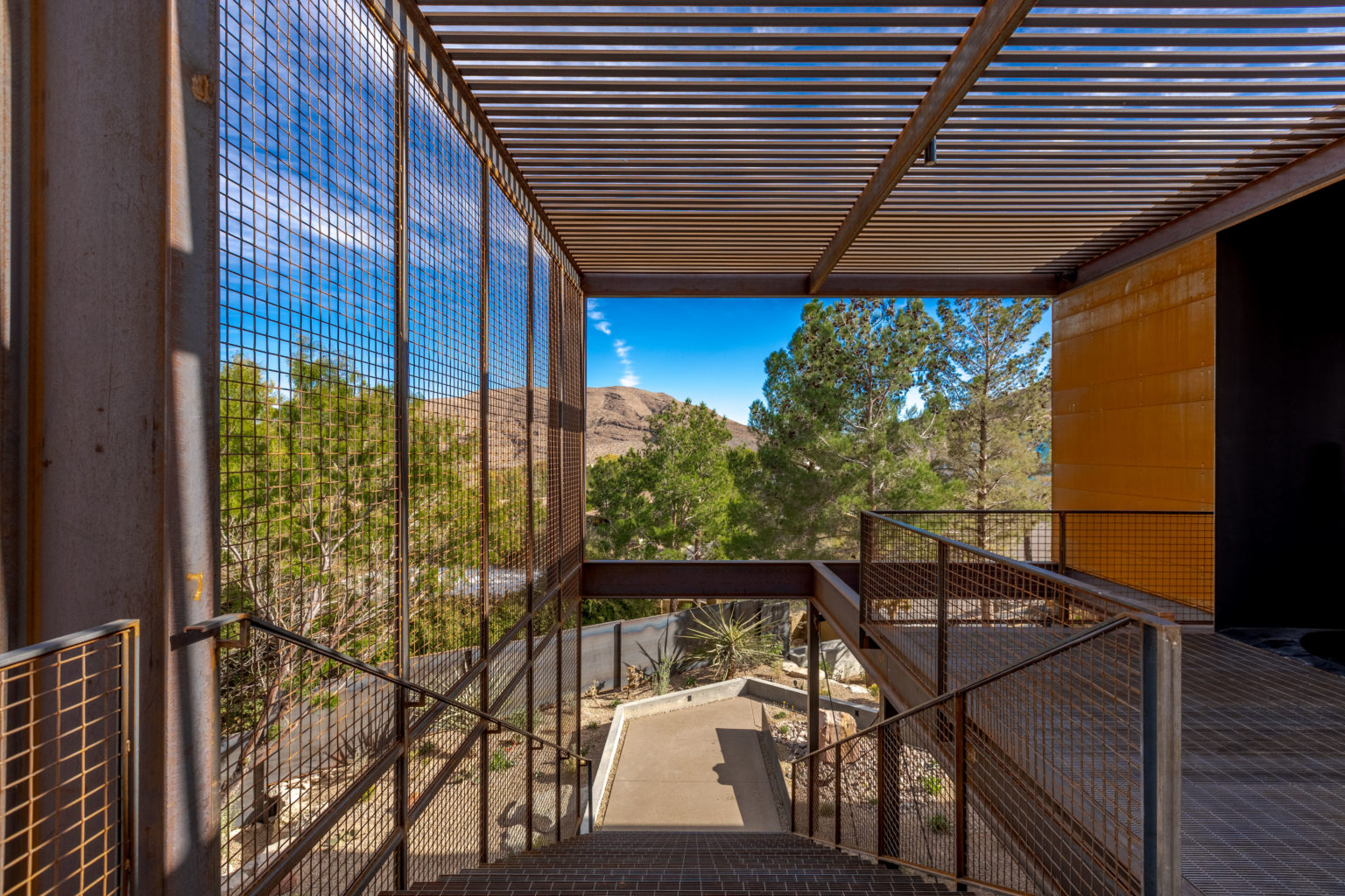 Weathering Winds: 7 Ways Architects are Designing for Desert Conditions