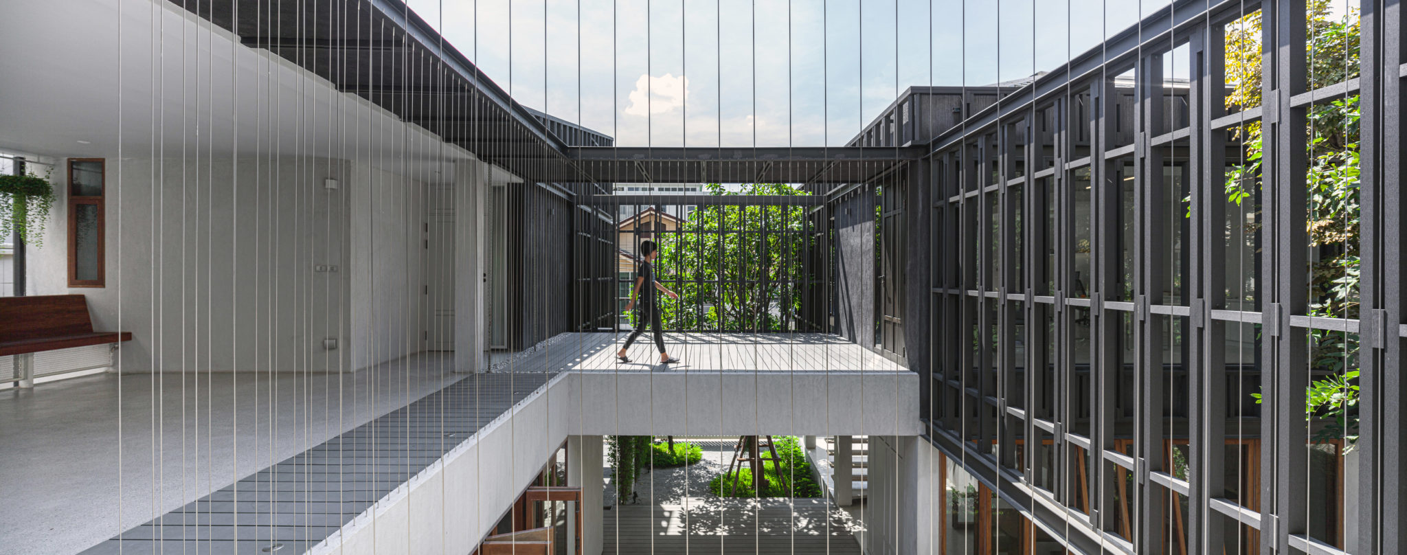 Back to Black: 6 Onyx Façades That Prove Architects Shouldn't Be Afraid ...