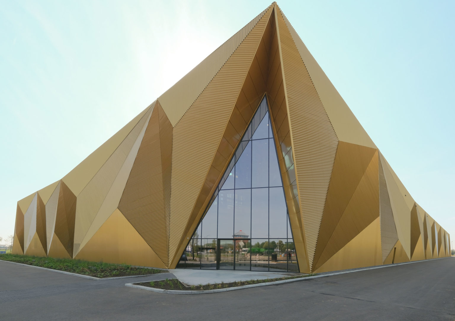 Heavy Metals: 7 Bold Buildings With Glistening Metallic Accents ...