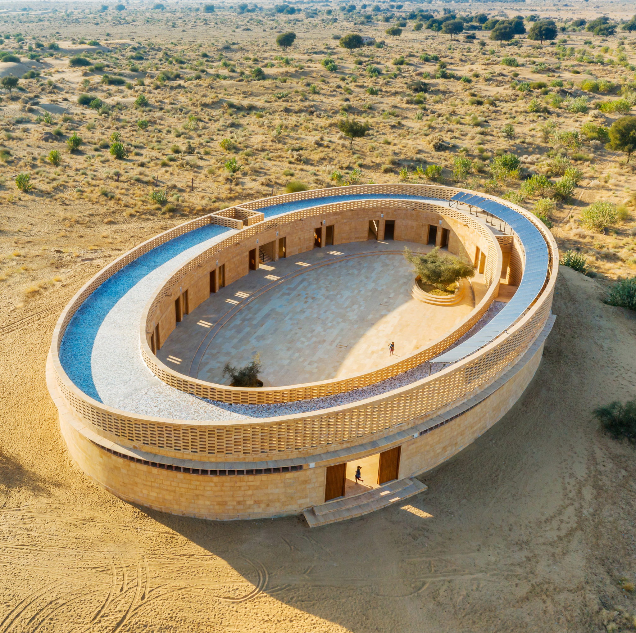 Weathering Winds: 7 Ways Architects are Designing for Desert Conditions