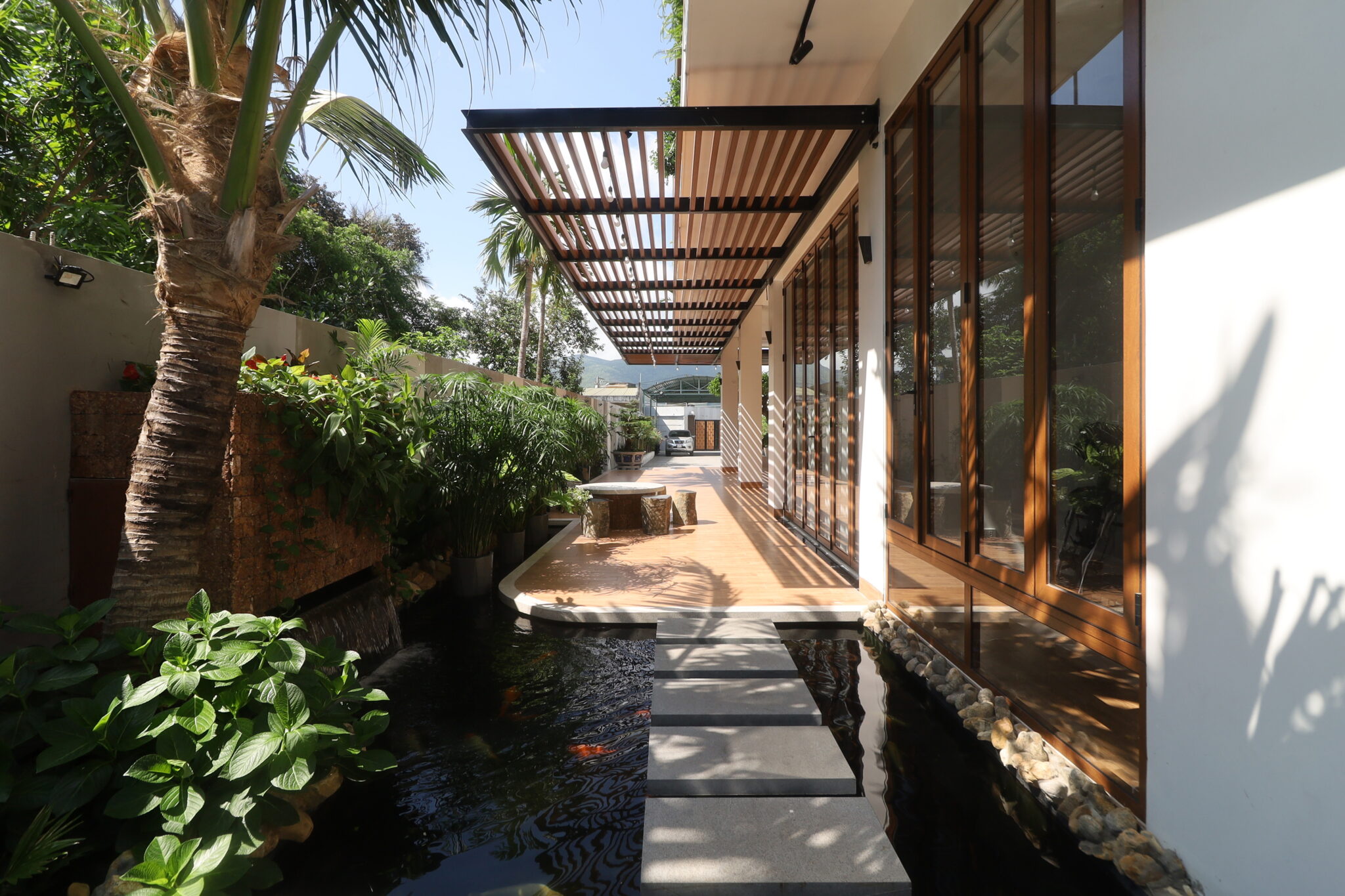 9 Contemporary Vietnamese Homes Embracing Vernacular Charm - Architizer ...