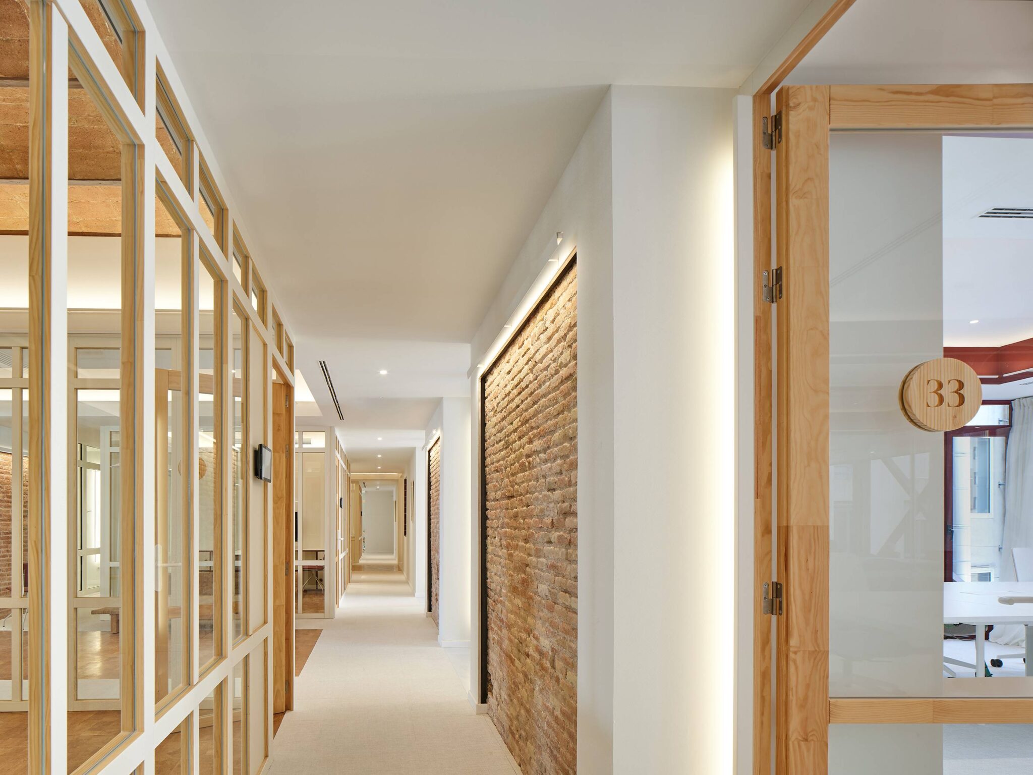 6 Homey Ways Architects Are Designing Warmer Office Environments - Zarkon Group Real Estate ...