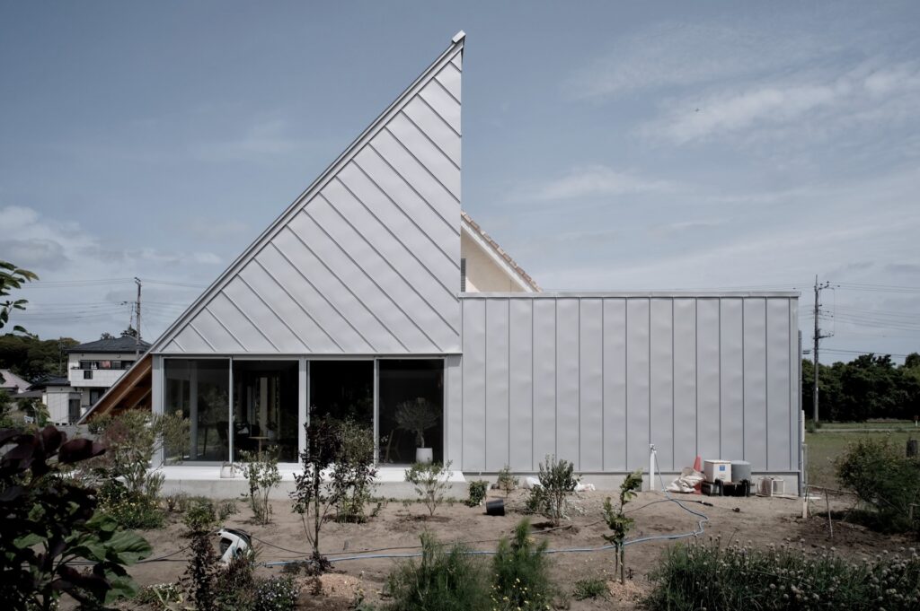 Architectural Anomalies: 8 Times Unexpected Design Choices Created ...