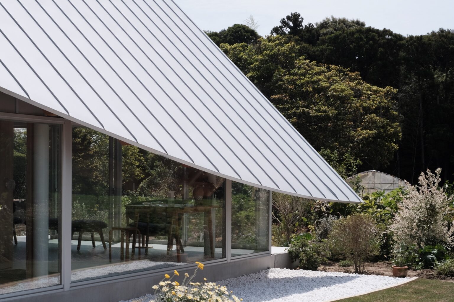 Japan-Eaves Design: 9 Projects That Reinvent the Gasshō-zukuri ...