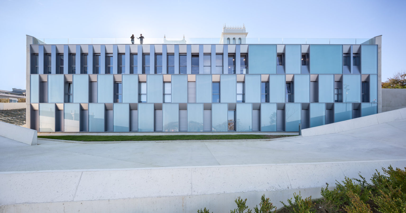 Architectural Drawings: 7 Elegant Glazed Façade Details