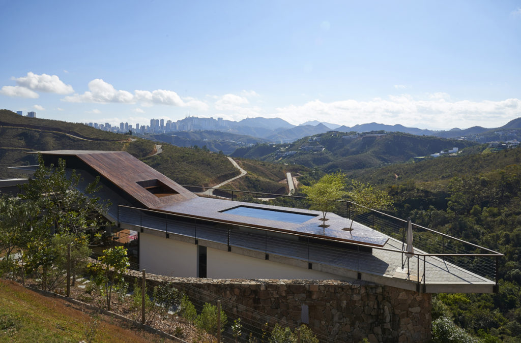 A New Brazil: 10 Tropical Homes with Panoramic Views