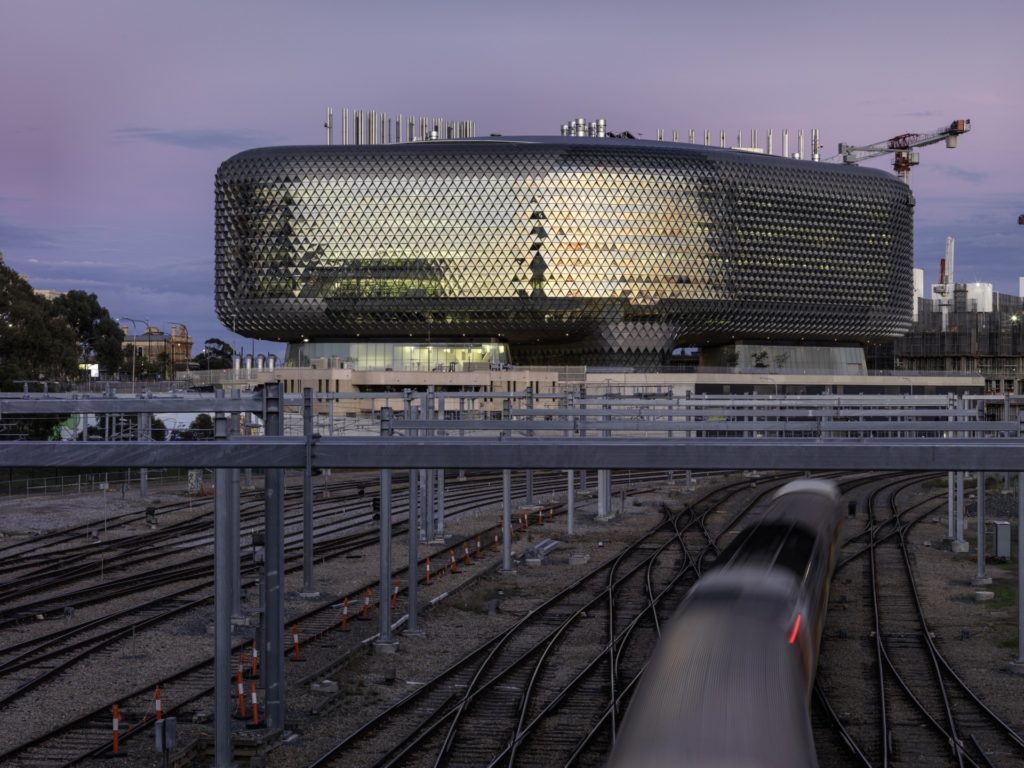 Behind the Building: Adelaide’s SAHMRI Laboratory by Woods Bagot