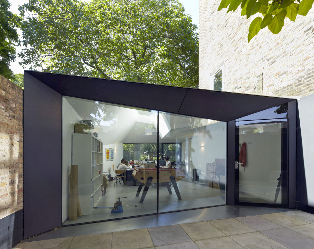 On the Surface: 5 Strikingly Detailed, Solid Surface Façades