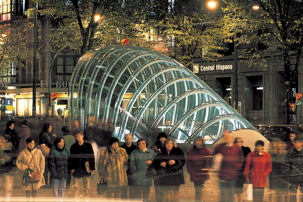 What Does Foster + Partners Sparkling New Museum Tell Us About Gehry’s “Bilbao Effect”? | ARCHCOD