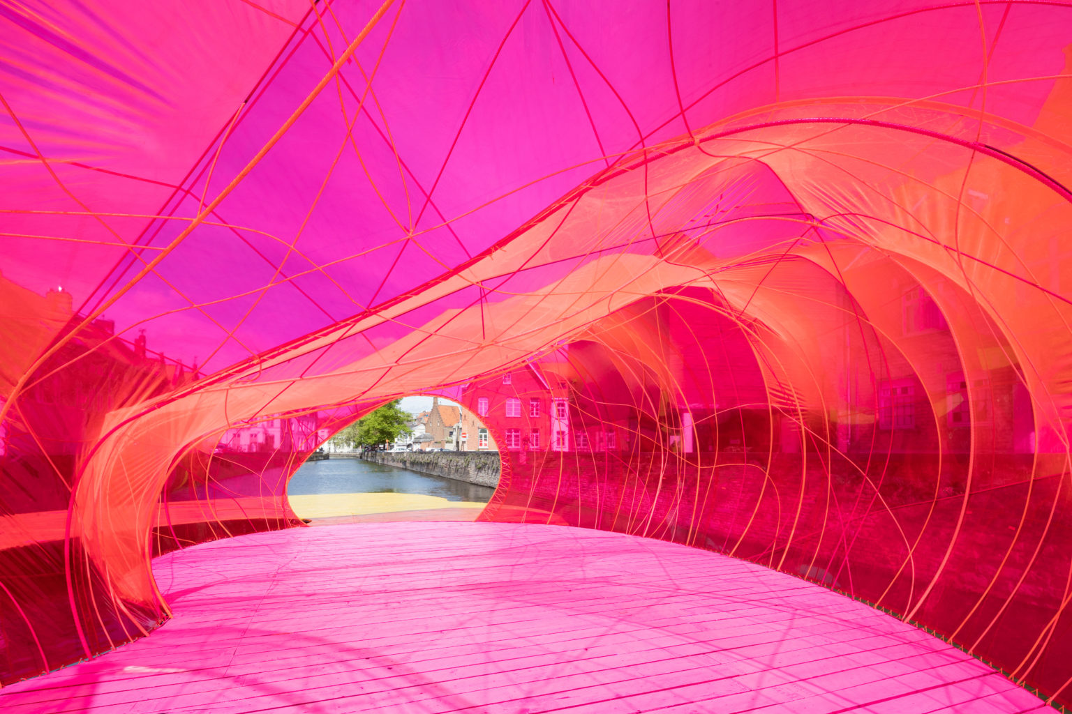 8 Pop-Up Pavilions That Transformed Established Urban Spaces