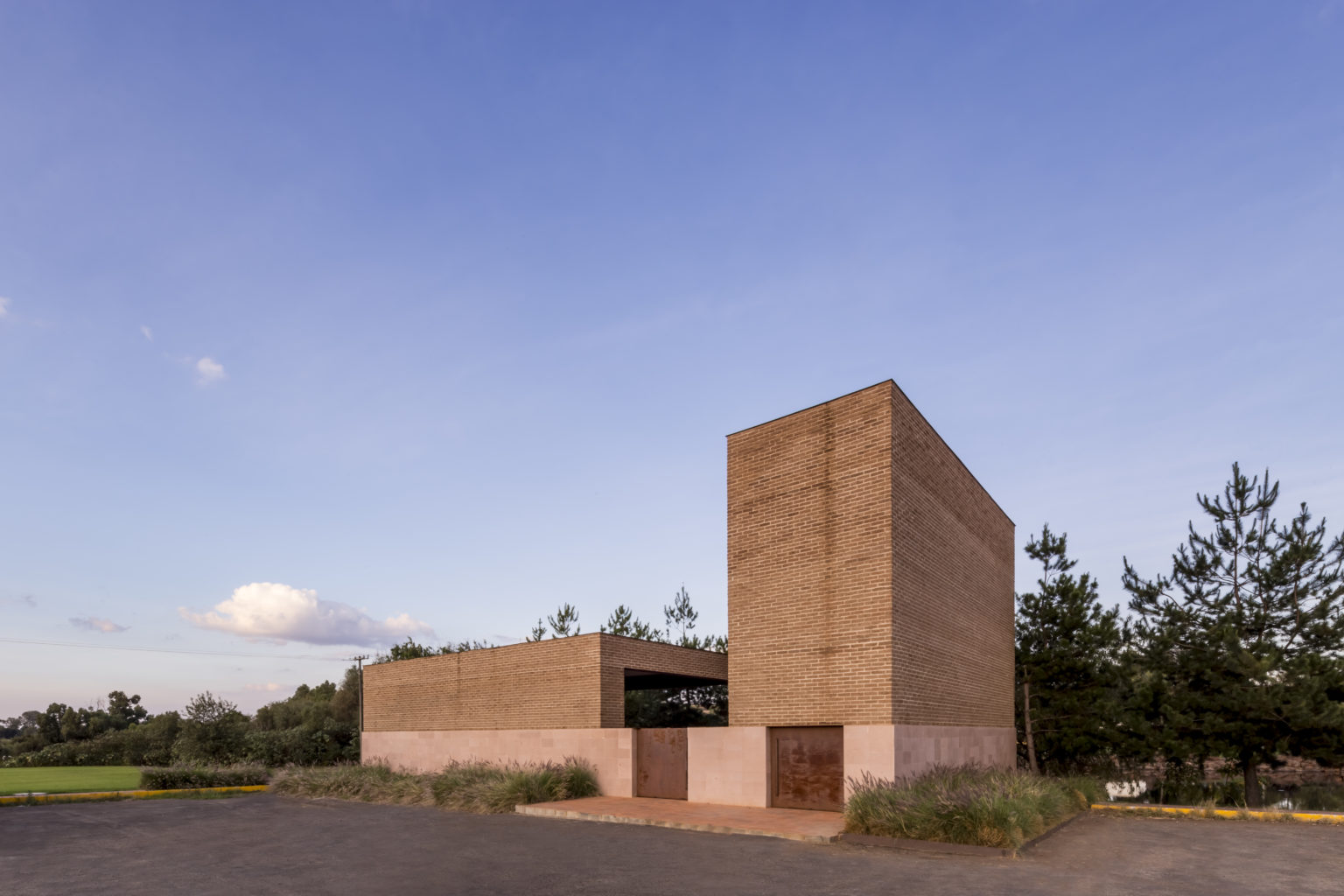 Made in Mexico: 9 Brazen Brick Buildings Celebrating the Local Material ...