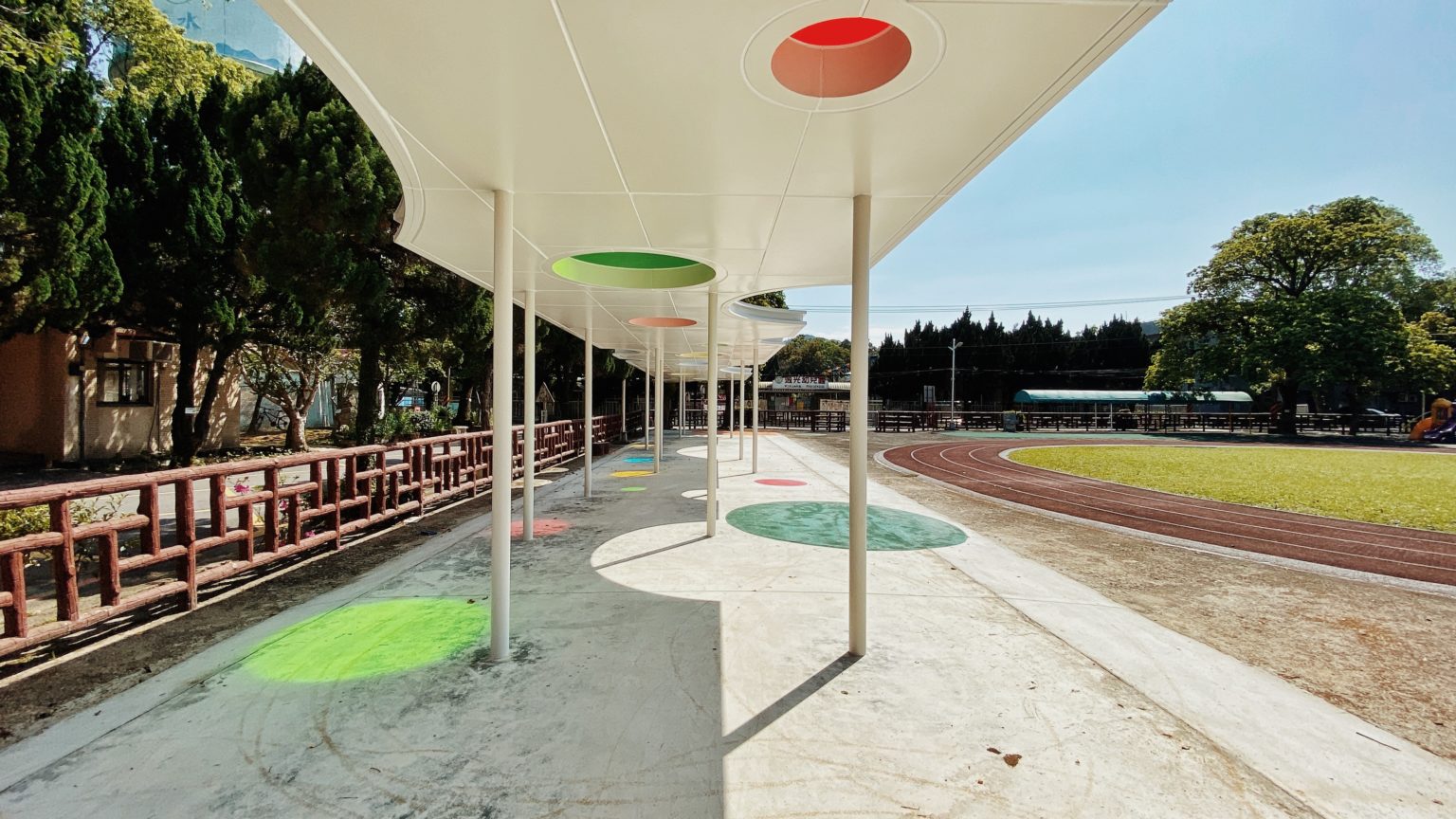 Throwing Shade: 9 Eye-Catching Ways for Architects to Block Out the Sun ...