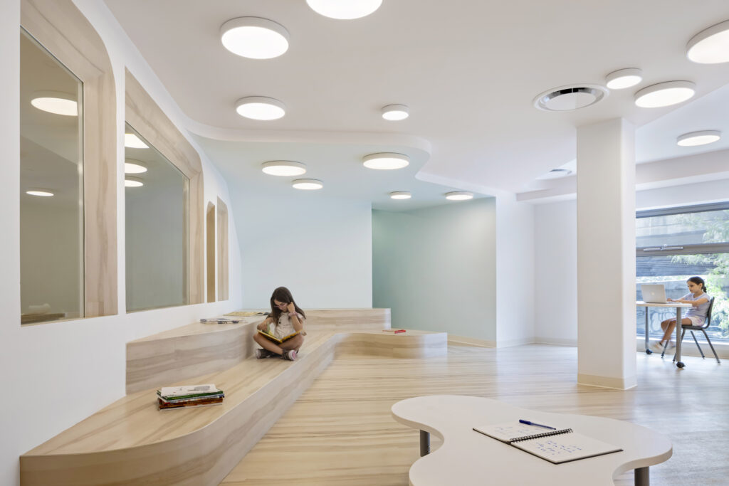 Timber Takeover: 8 Elementary Schools Embracing Wood-Based Designs