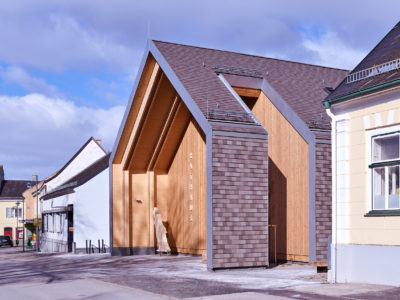 High Pitch: 7 Modern Homes Reinvigorating the Classic Pitched Roof ...