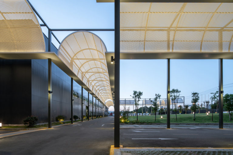 Throwing Shade: 9 Eye-Catching Ways for Architects to Block Out the Sun ...