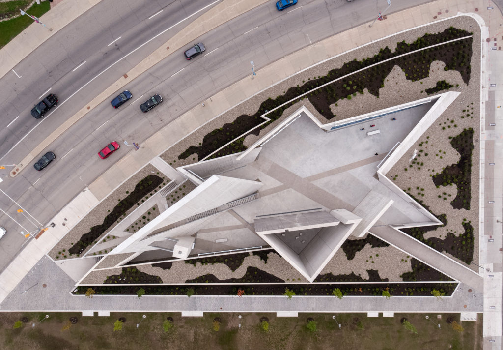 Modern Memorials: 7 Moving Monuments Found Across North America ...