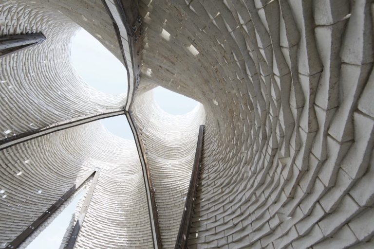 8 Pop-Up Pavilions That Transformed Established Urban Spaces