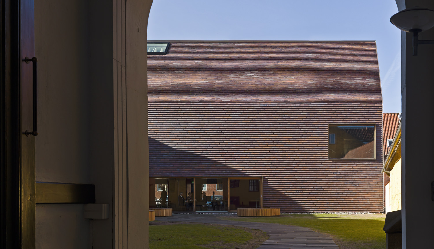 Perfect Imperfections: 5 Textured Façades Built with Kolumba Bricks