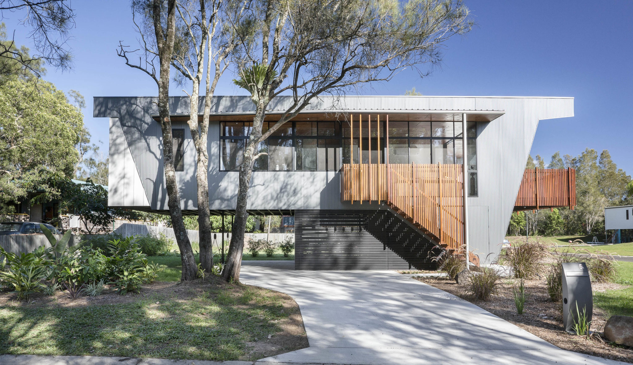 8 Beachside Homes That Are a Surfer's Paradise