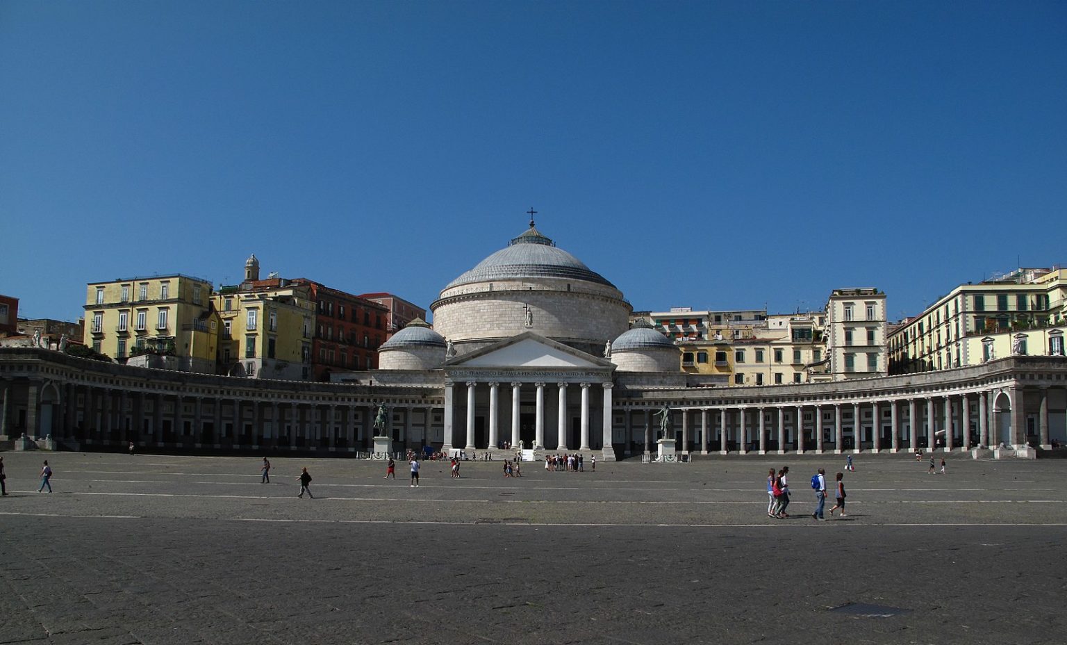 "The Hand of God" is a Love Letter to Classic Neapolitan Architecture ...