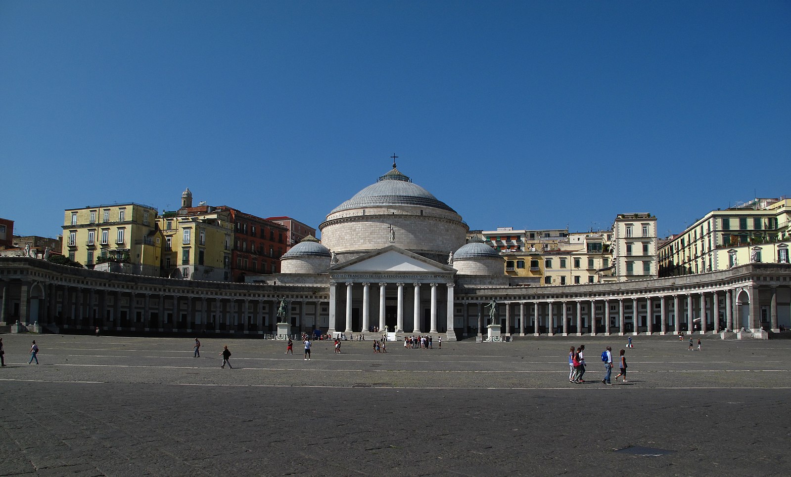 "The Hand of God" is a Love Letter to Classic Neapolitan Architecture ...