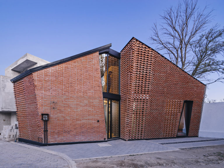 Made in Mexico: 9 Brazen Brick Buildings Celebrating the Local Material ...