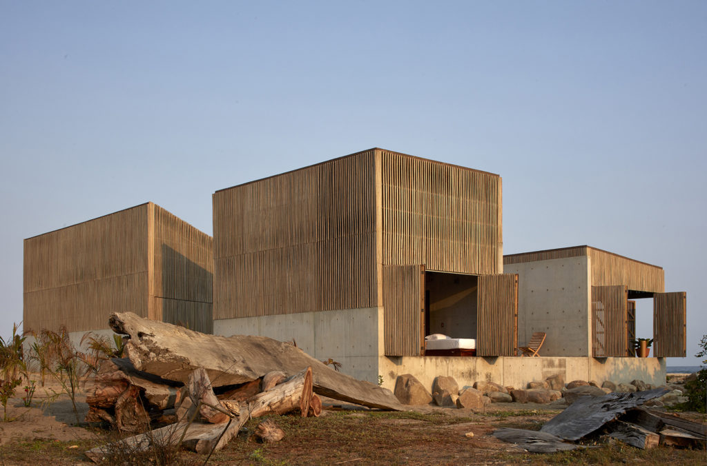 Slatted for Success: 10 Stunning Projects Using Timber Screens to Let ...