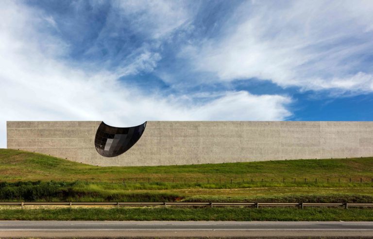 Into the Void: 7 Examples of Astounding Architectural Apertures ...