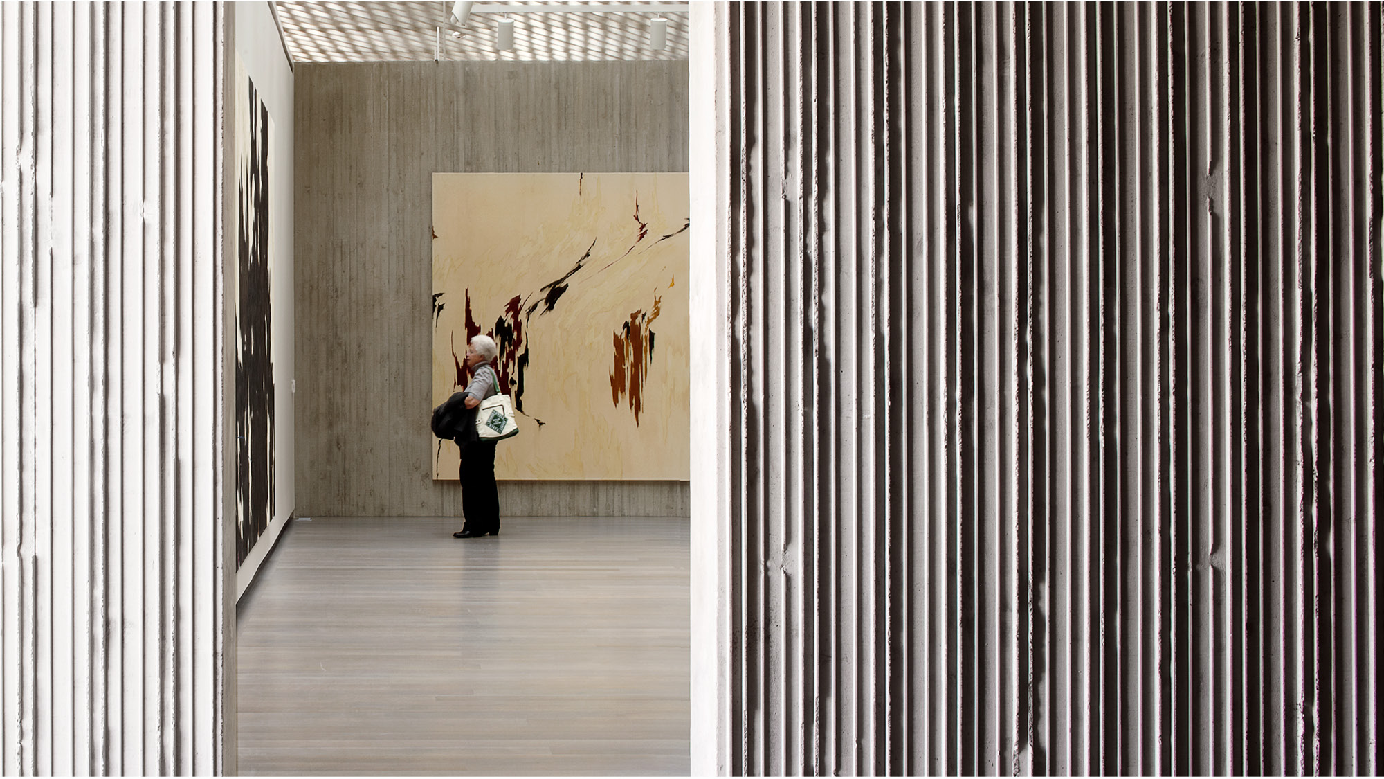 First Impressions: 5 Textural Façades Cast in Concrete