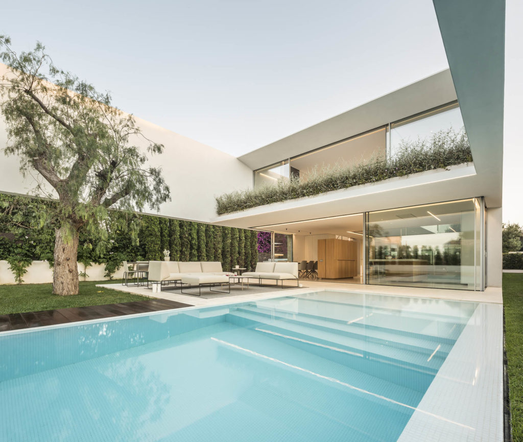 Tree Huggers: 6 Buildings That Embrace Native Forestry As Architectural ...