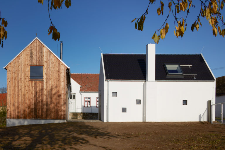 Good Spirits: 5 Elegant Examples of Contemporary Distillery ...