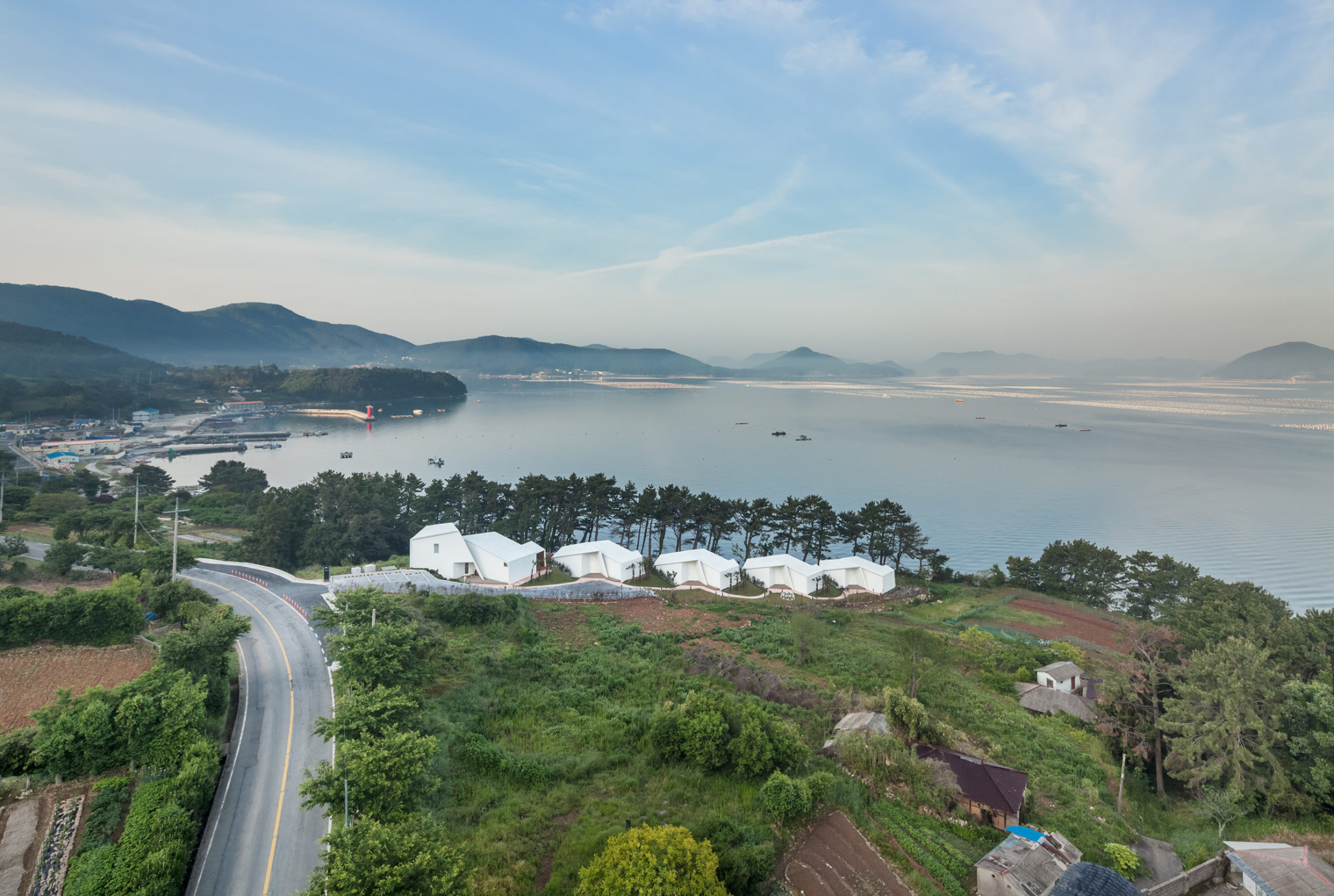 Fragments of Home: 6 Rural Residences Composed of Clustered Volumes