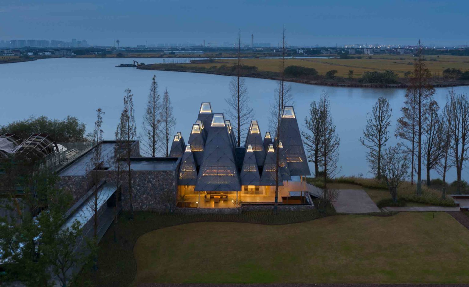 Into the Void: 7 Examples of Astounding Architectural Apertures ...