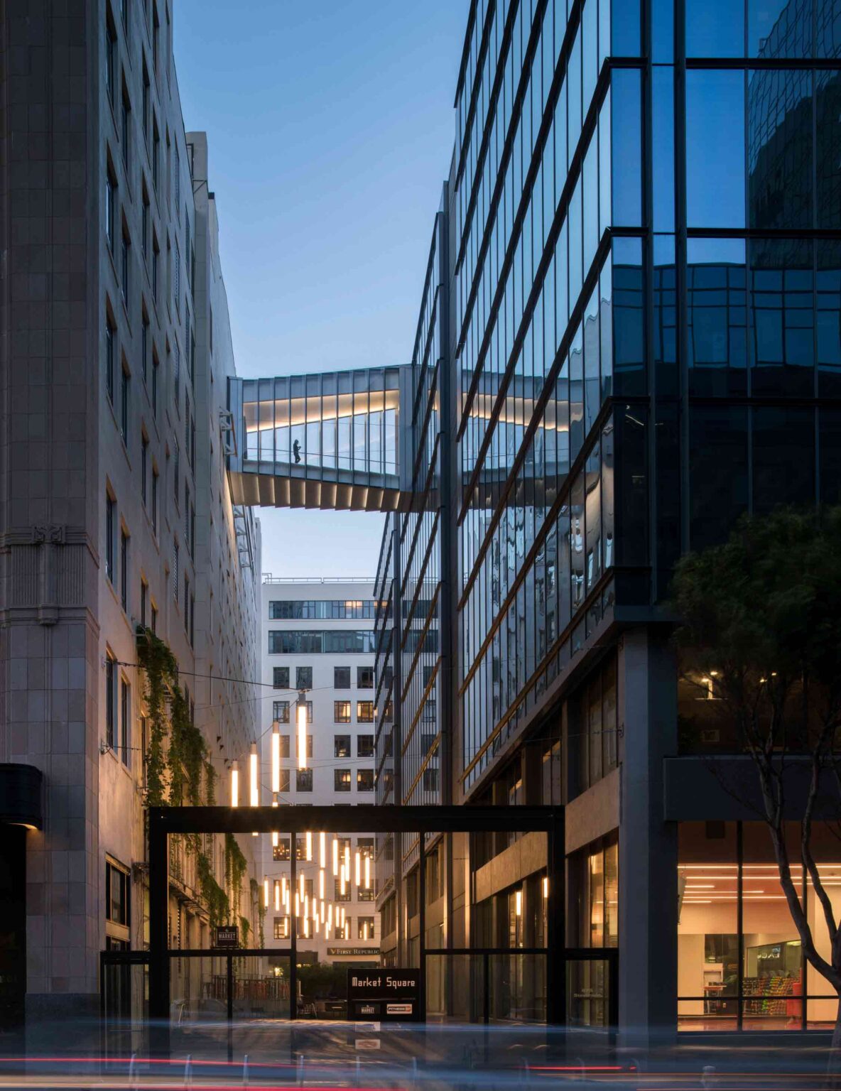 Look Up! 6 Spectacular Skybridges Uplifting the Urban Landscape ...