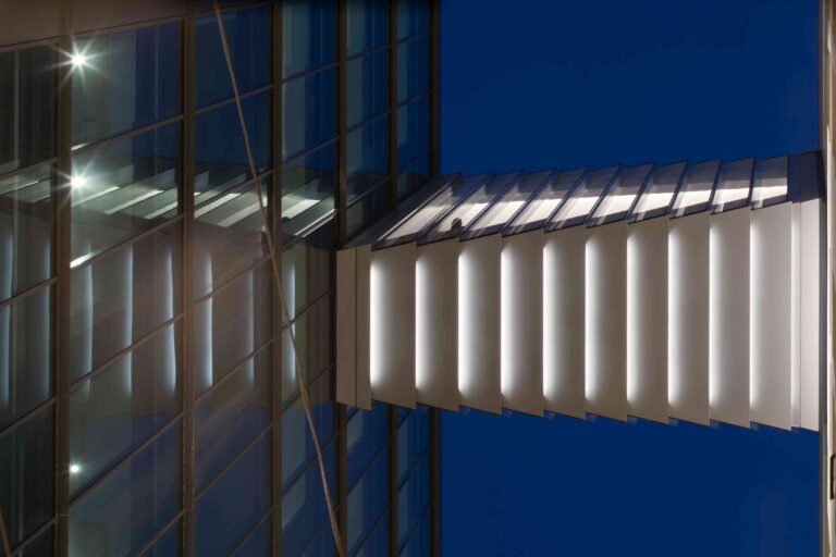 Look Up! 6 Spectacular Skybridges Uplifting the Urban Landscape ...